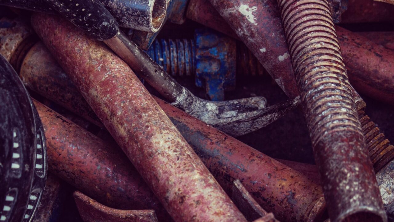 Sandblasting Rust - 10X Superoxalloy Abrasives